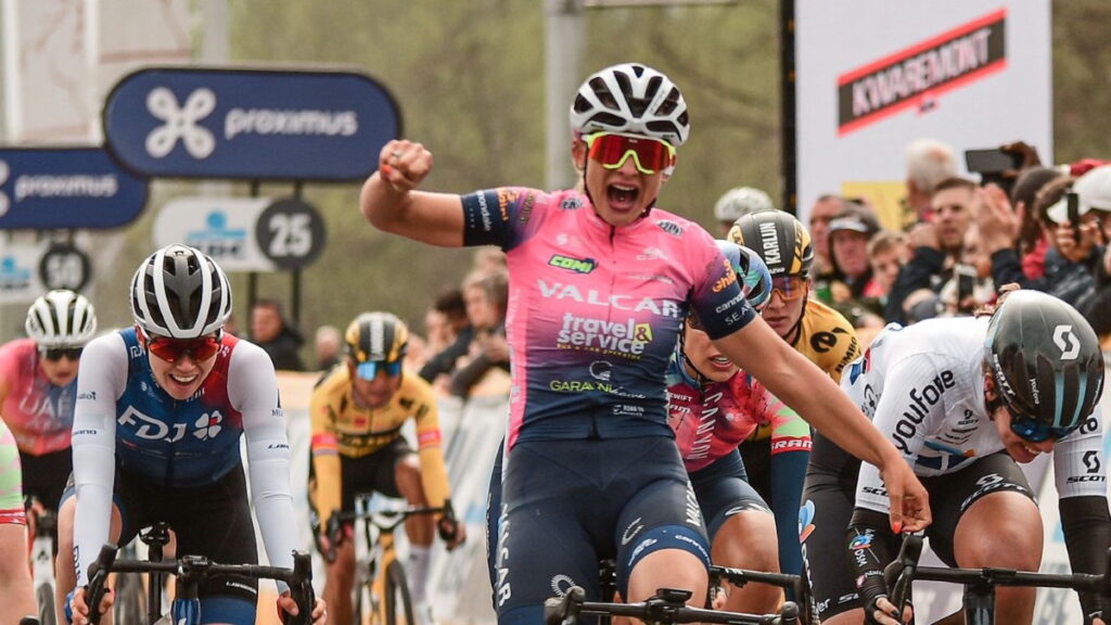 Dwars door de Westhoek 2022, sfreccia Chiara Consonni! Terza Gaia ...