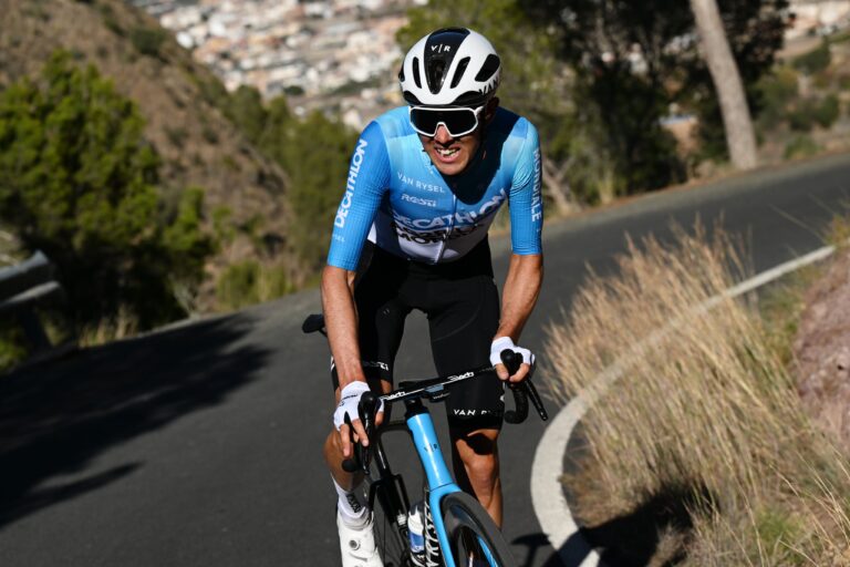 Giro d'Italia 2024, la Decathlon-Ag2r punta al podio con Ben O'Connor e ...