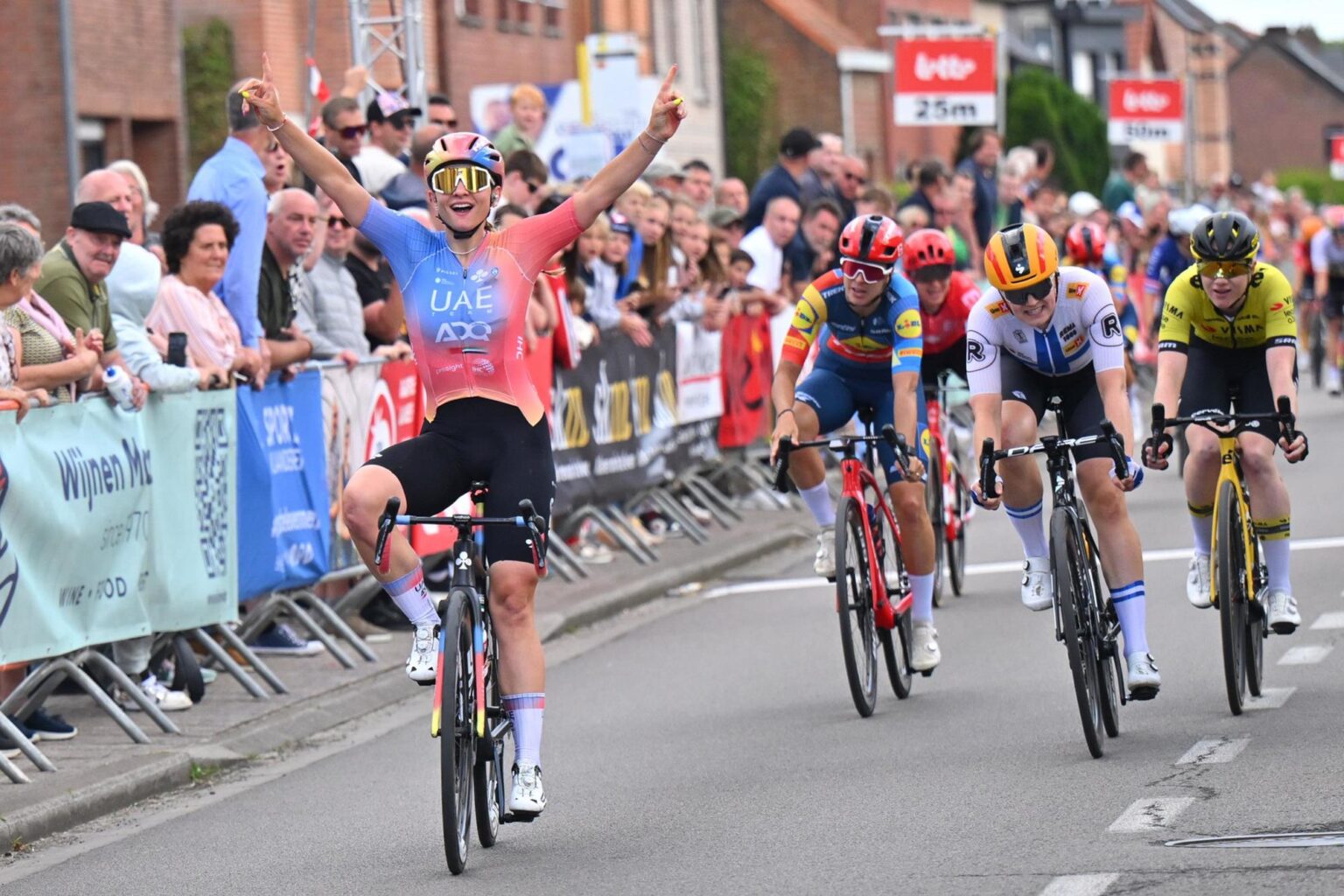 SPAR Flanders Diamond Tour 2024, sigillo imperioso in volata di Chiara ...