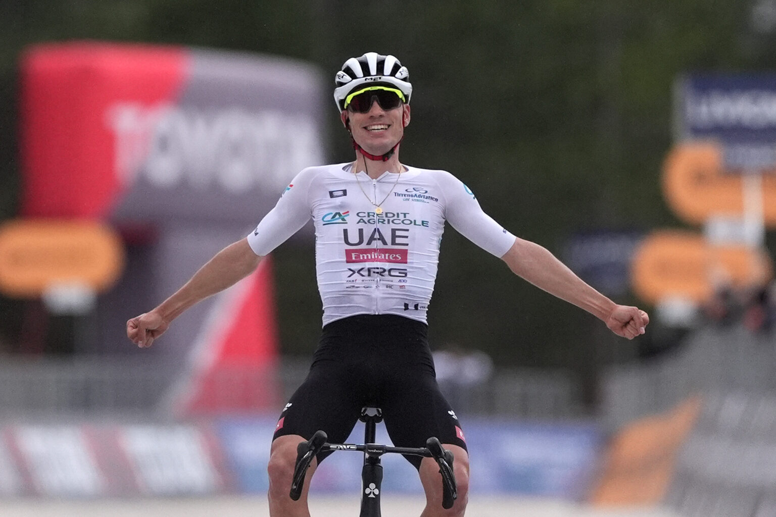 Giro d'Italia 2025, ufficiale la formazione della UAE Emirates XRG: c'è ...