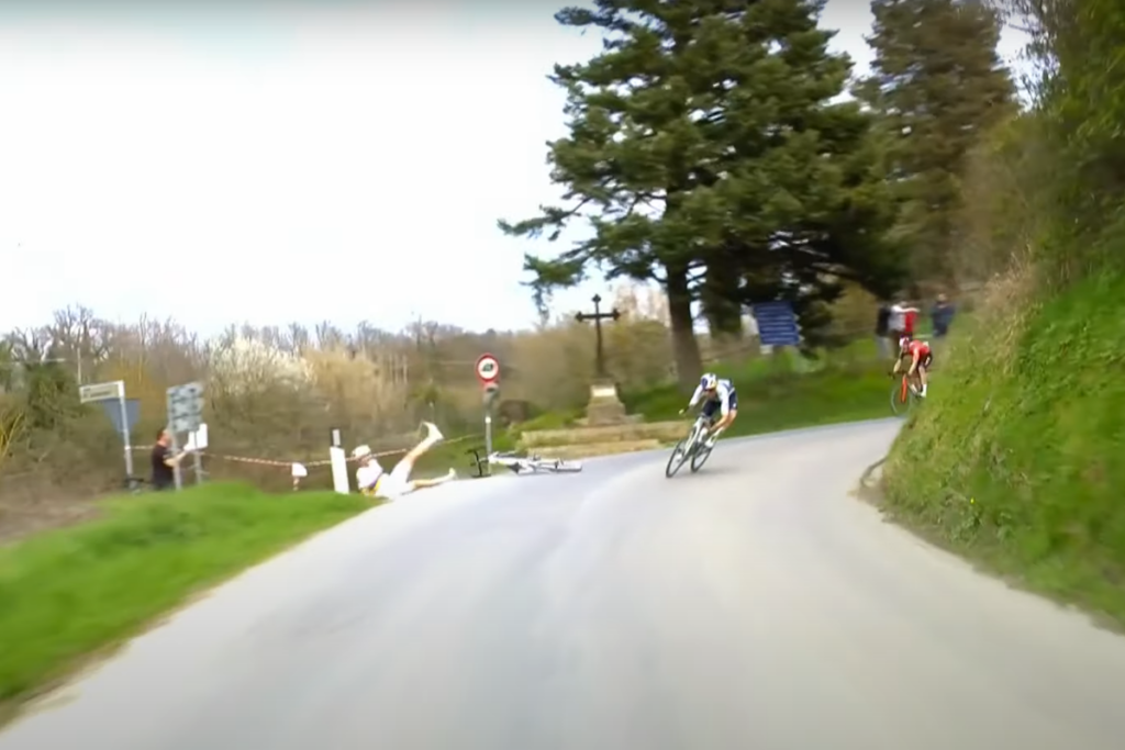 VIDEO: Strade Bianche 2025, la caduta di Tadej Pogačar - SpazioCiclismo