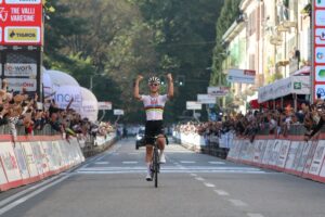 Tre Valli Varesine 2025, Tadej Pogačar vince quando e come vuole! - SpazioCiclismo
