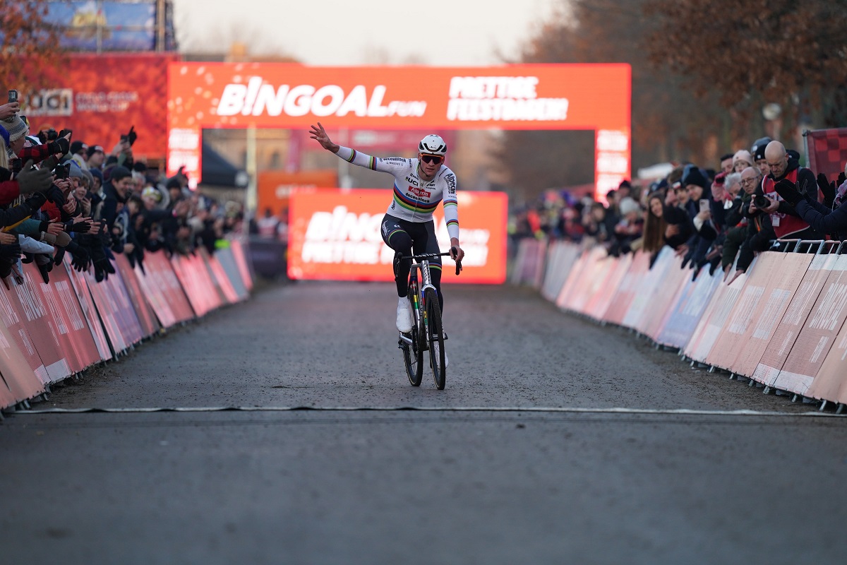 CDM Ciclocross, Thibau Nys ci prova ma Mathieu Van Der Poel non si ...