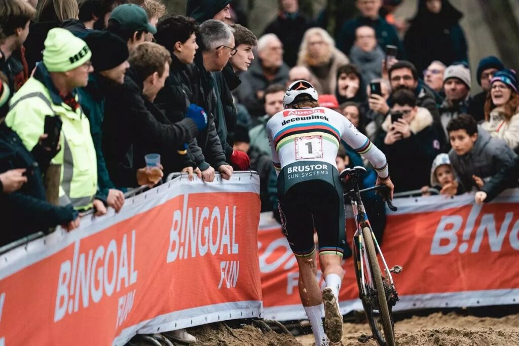 CDM Ciclocross, Mathieu van der Poel conferma l'assenza da Benidorm ...